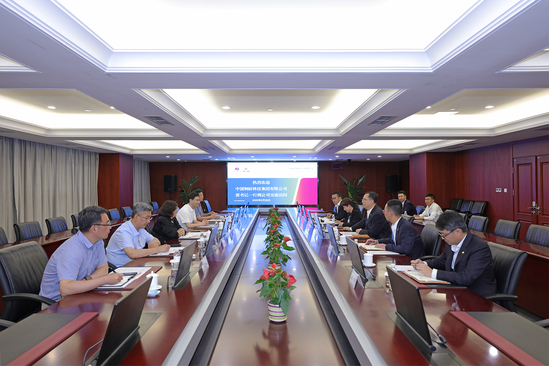 Zhao Qiming meets with Lei Jianrong