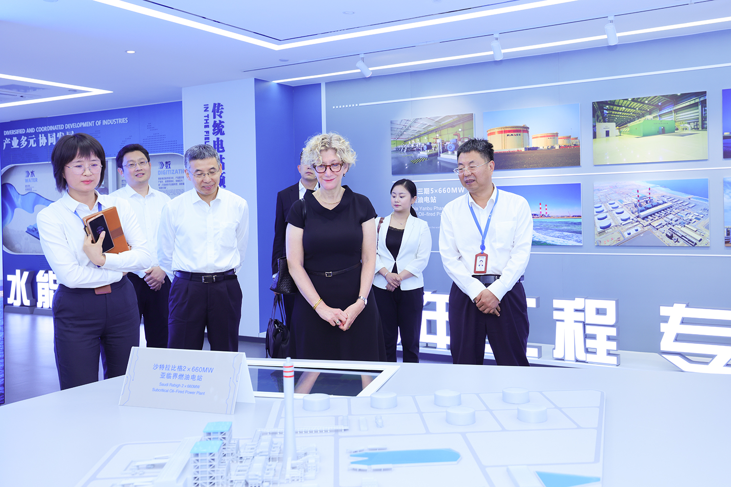 Zhao Qiming held talks with Claudia Salomon, President of the ...